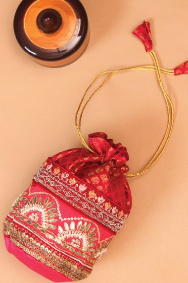 35 Different Saree Draping Styles: From Ancient Roots to Contemporary ...
